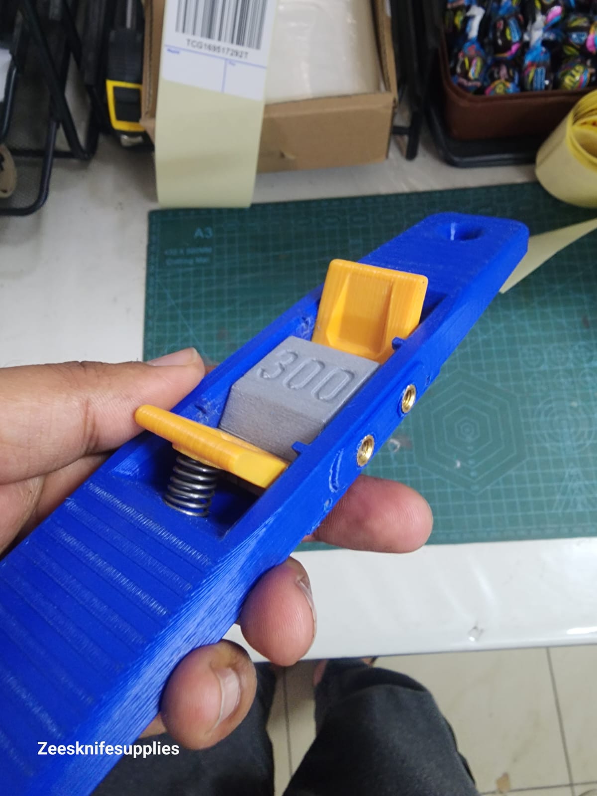 Hand sanding stick and Inserts – Zees Knife Supplies